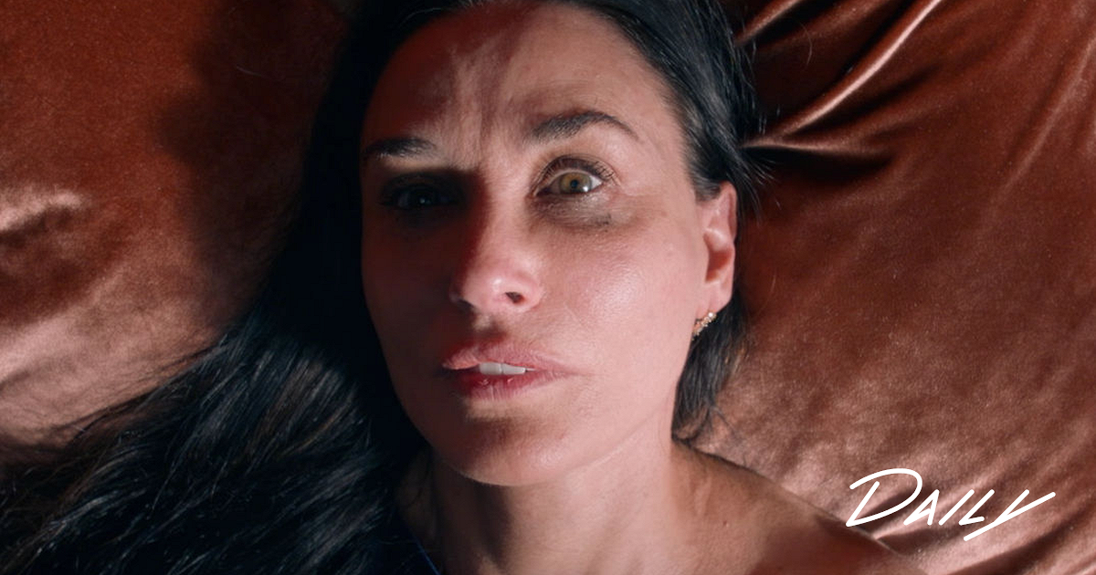 «Субстанция» появилась в Okko - Афиша Daily